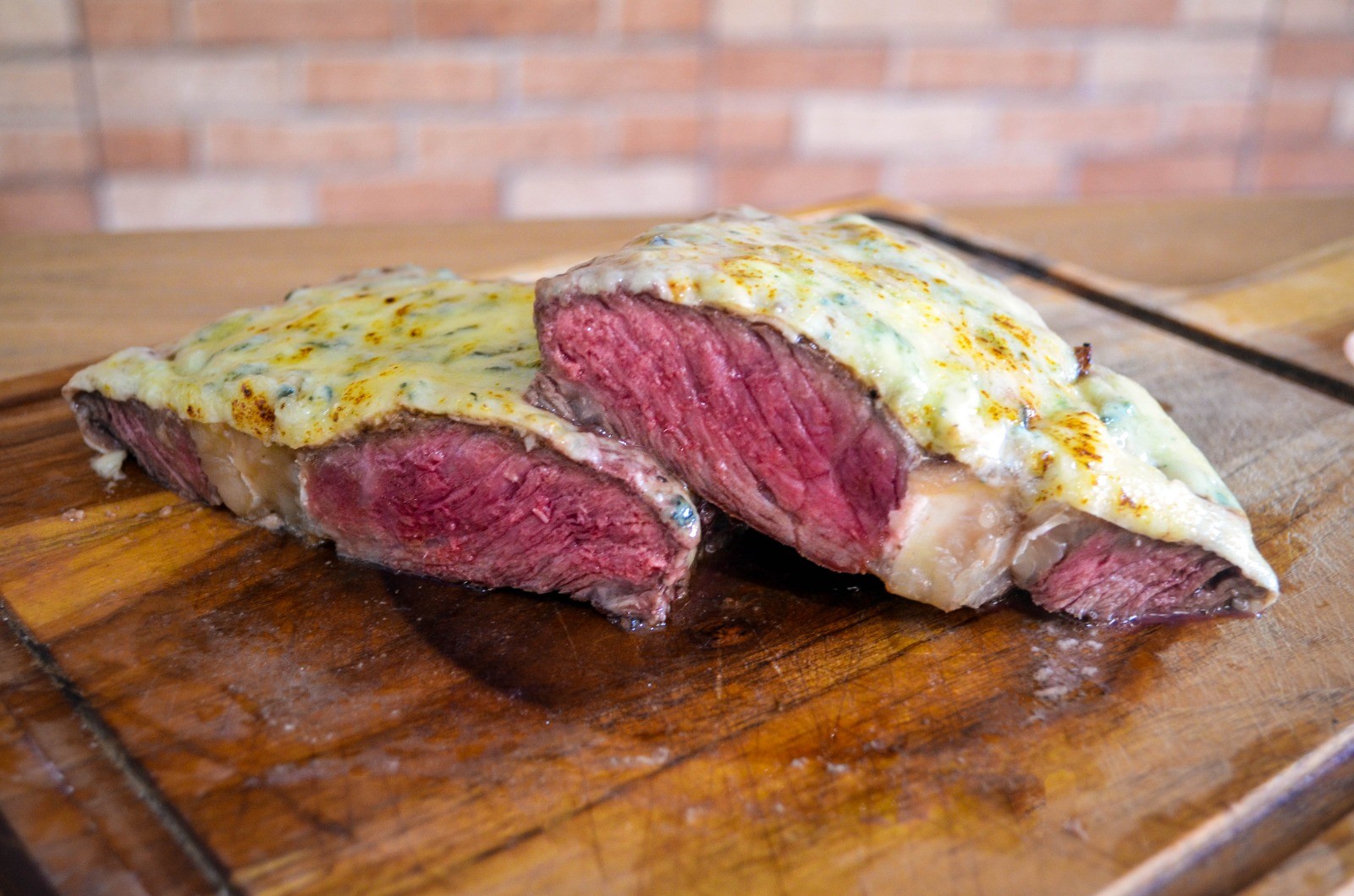 O MELHOR E PONTO! Bife ancho com queijo gorgonzola Leia no Portal Içara ...