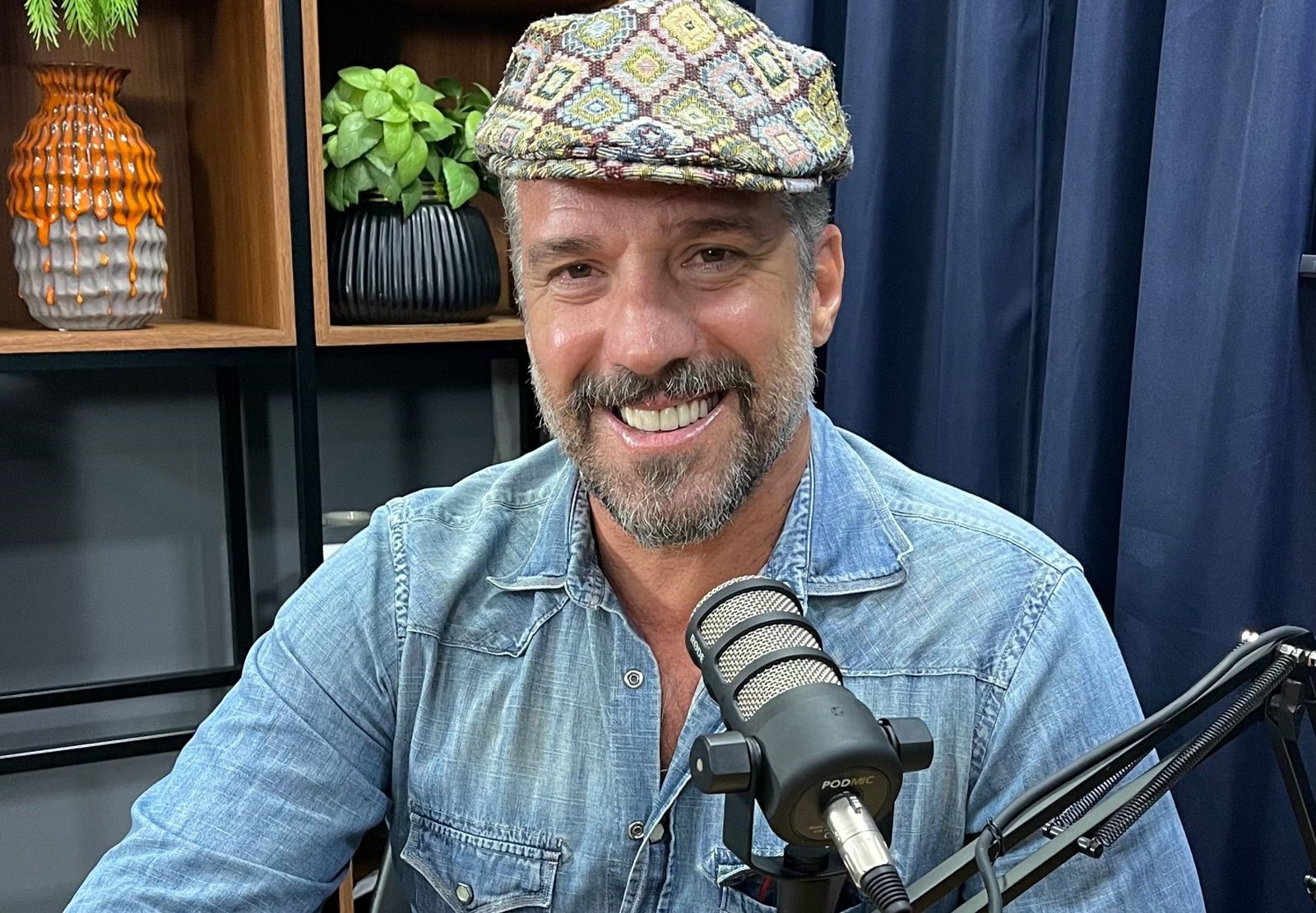 Carlos Bonow, renomado ator brasileiro, compartilha experiências no Ta ...