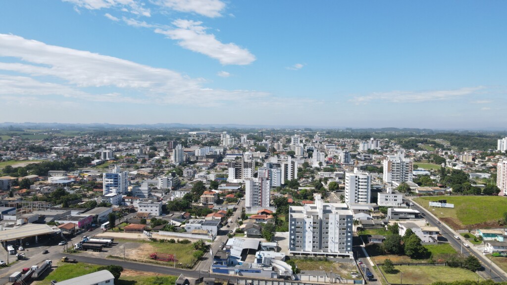 Calor Intenso e possibilidade de chuvas marcam o início do verão em ...