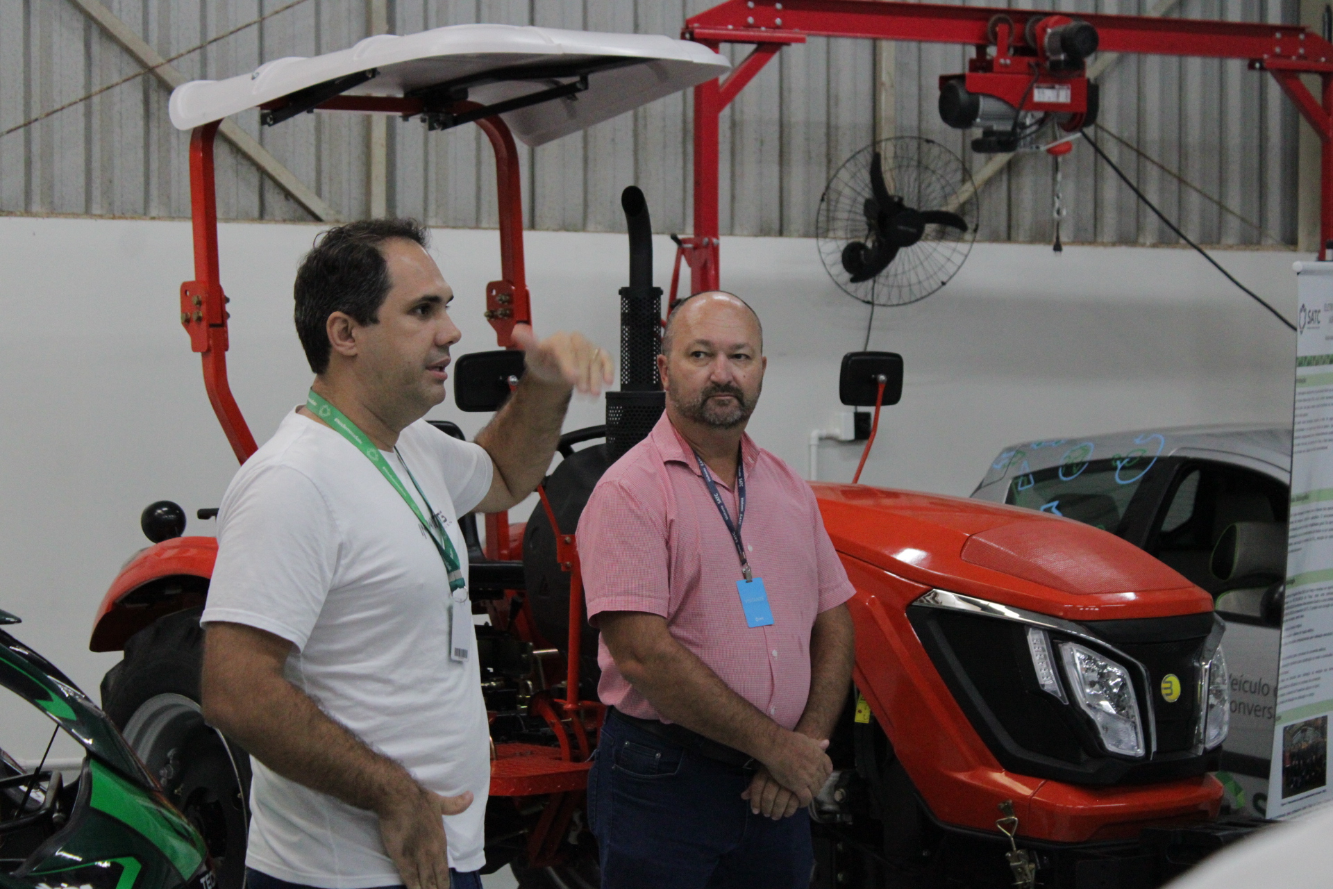 Trator dacBudny Tratores e Implementos será transformado em elétrico ...